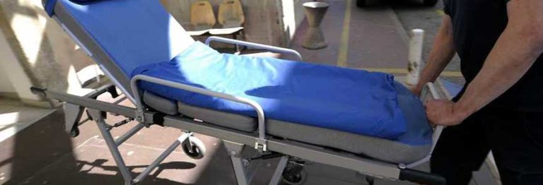 Devenir brancardier : fiche métier correspondante